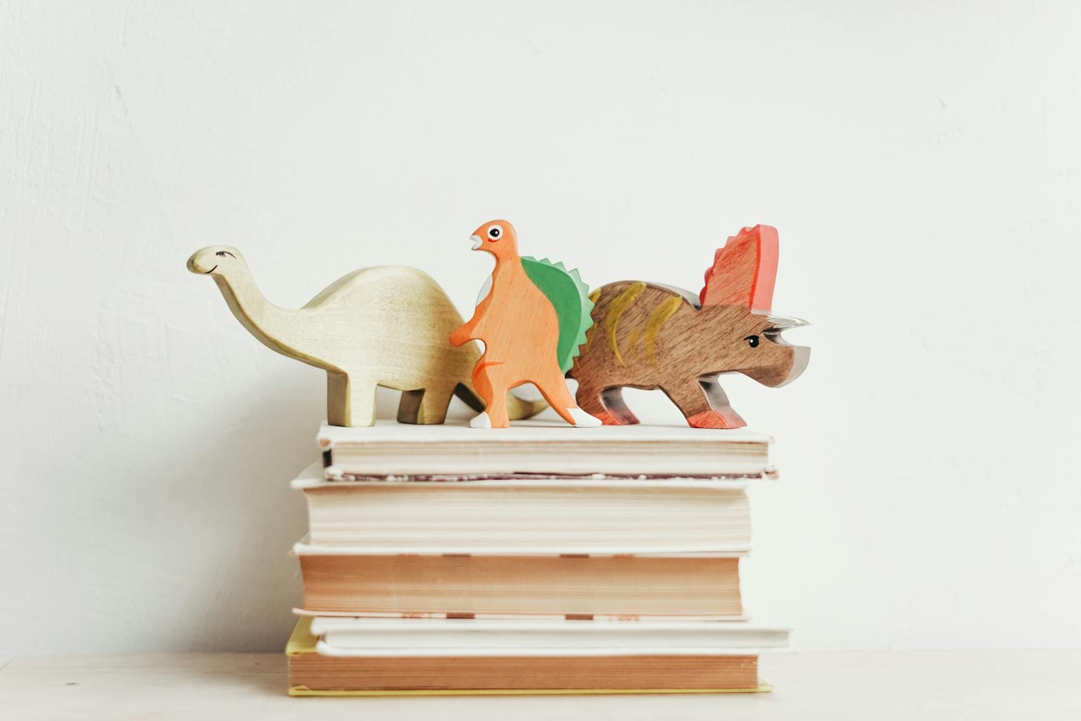 10 Clever Ways of Storing Kids Books (Book Organizing Ideas)